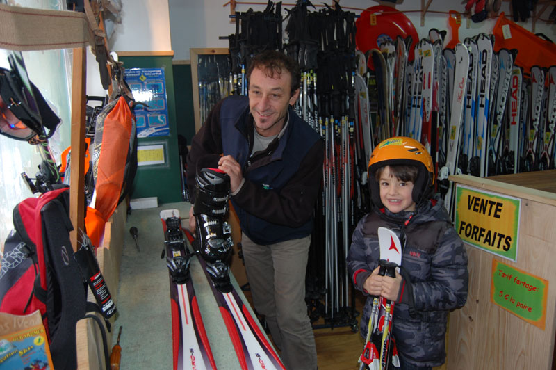 mini-skis rental